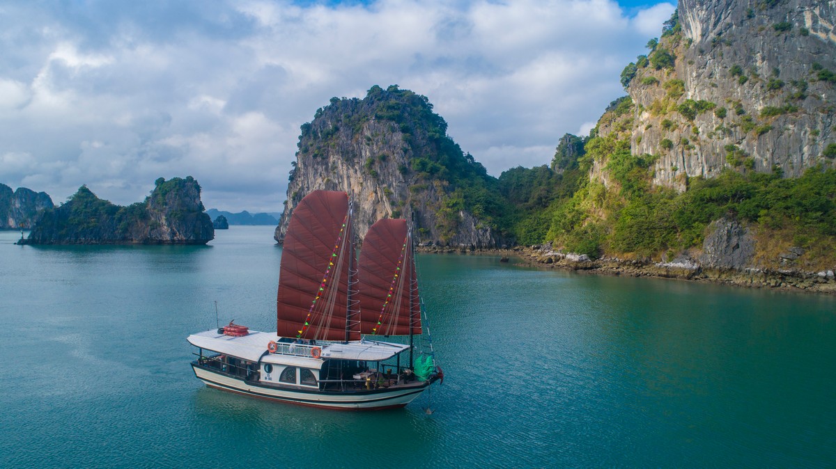 Ha Long - Vietnamstoriestravel